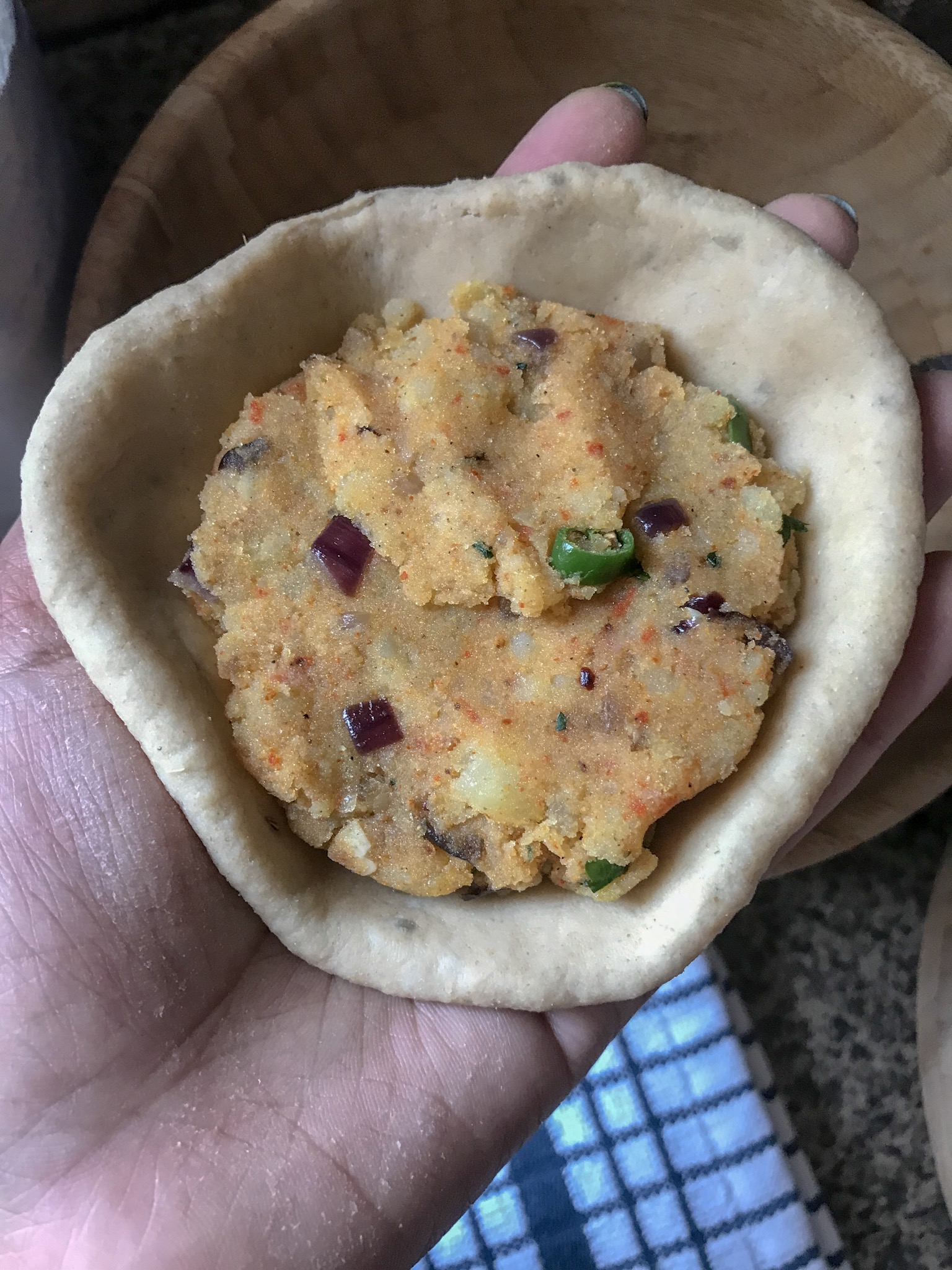 Aloo paratha (spiced potatoes stuffed flatbread) – Kitchen Mai