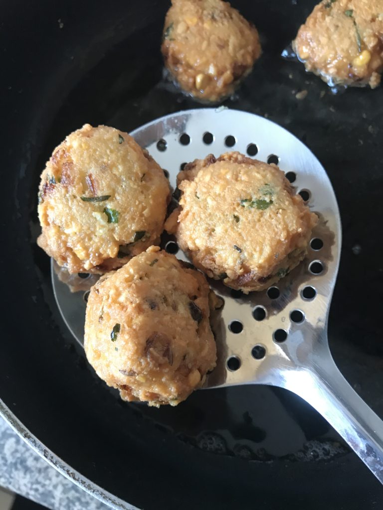 Chana dal pakora (lentil fritters) – Kitchen Mai