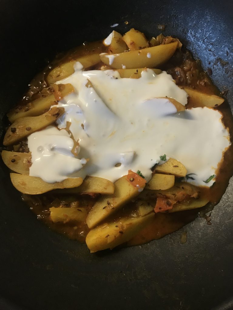 Aloo palda (potatoes in yoghurt gravy) – Kitchen Mai